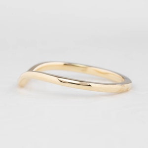 Simple Curved Wedding Band, Minimalist Shape Wedding Ring, 14k Plain ...