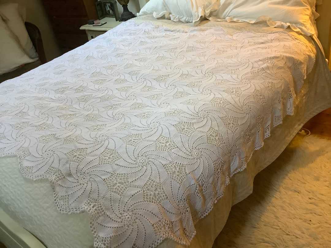 French Hand Crochet Bedspread. Ideal Cottage Chic Bedroom Decor With ...