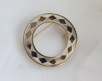 Gold circle pin | Etsy