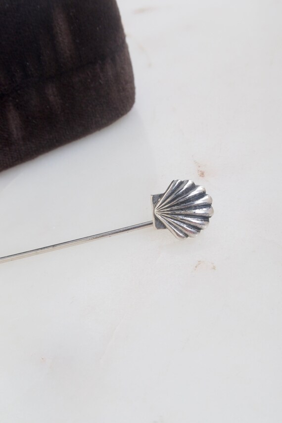 vintage sea shell pin - Gem