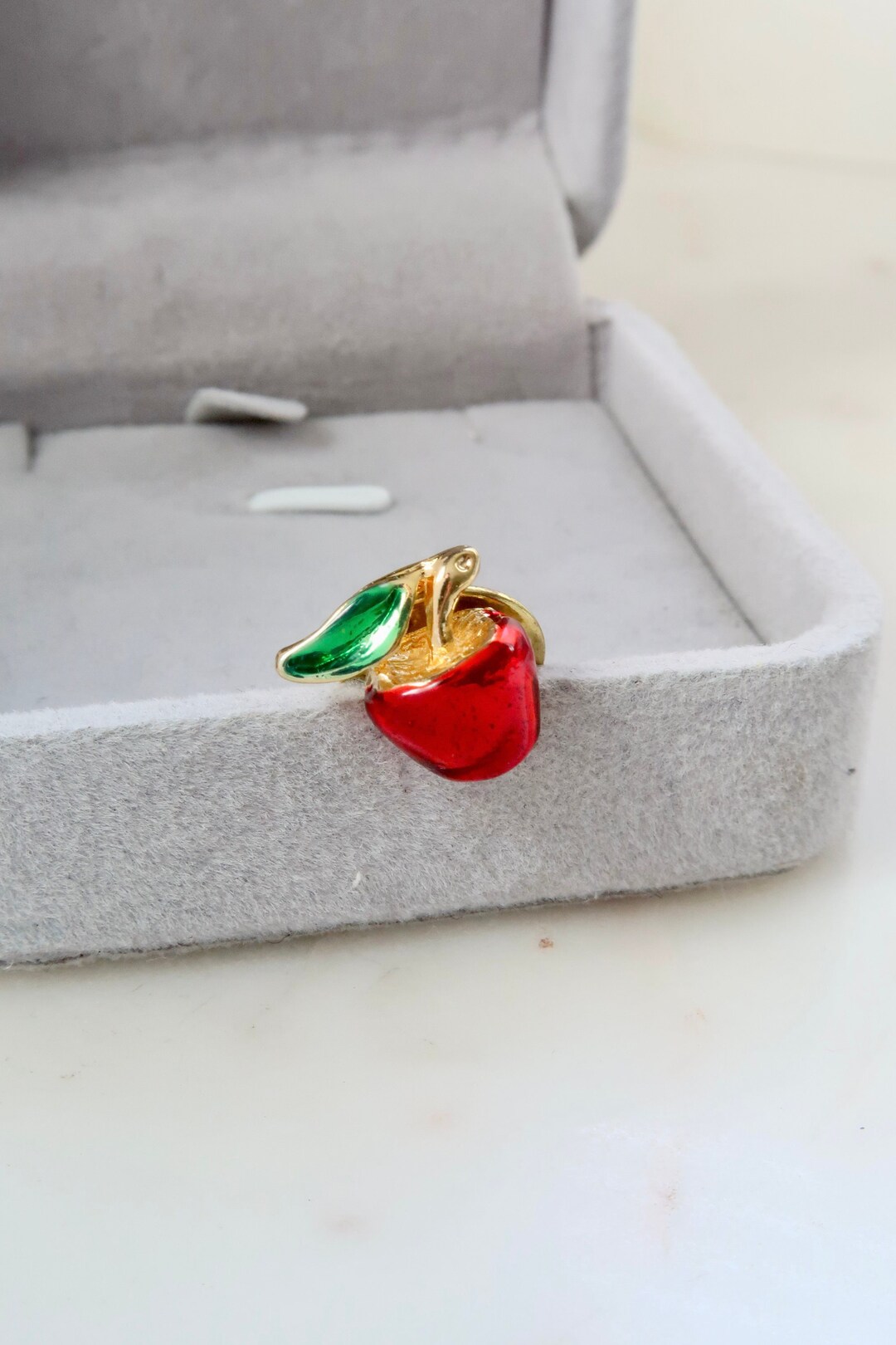 Vintage Red Apple Lapel Pin - Etsy