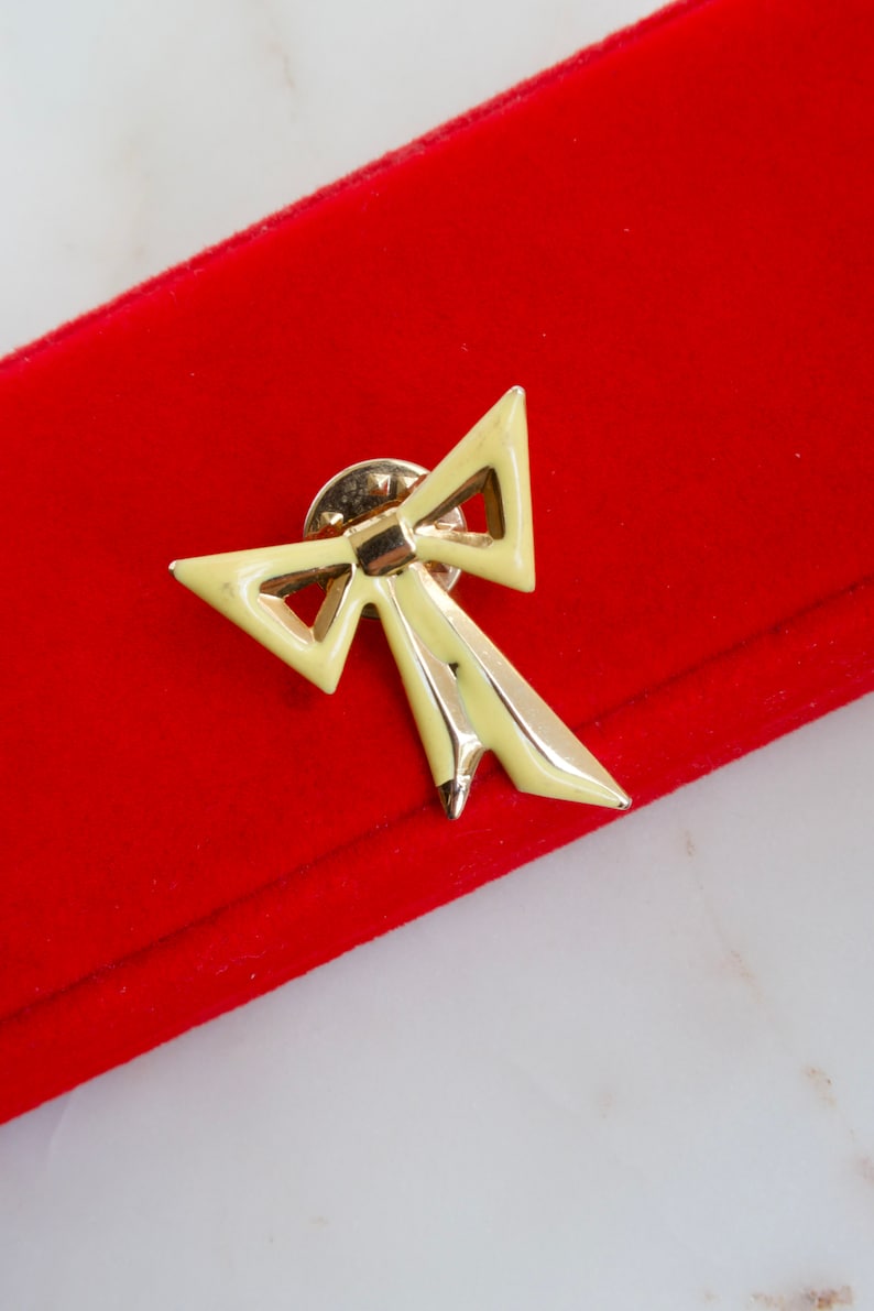 Vintage Yellow Bow Lapel Pin - Etsy