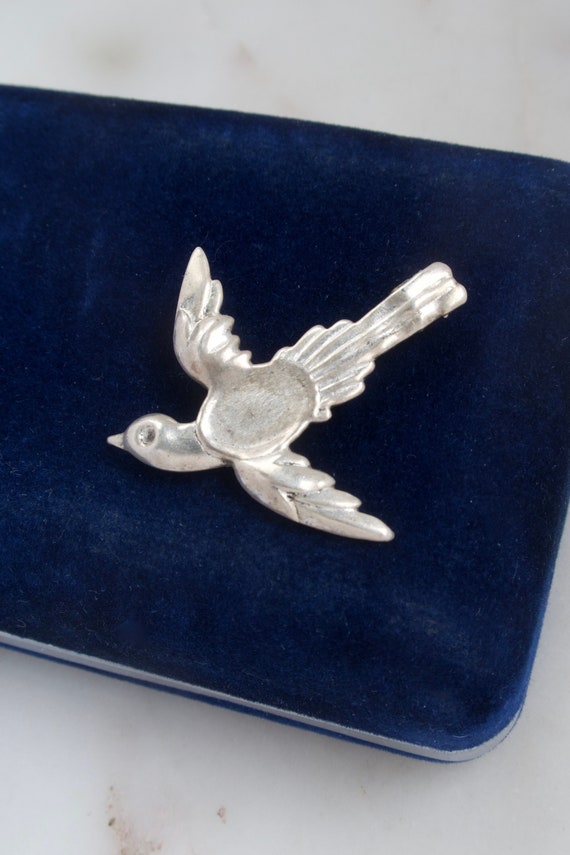 Sterling silver bird brooch pin, big beak and glass e… - Gem