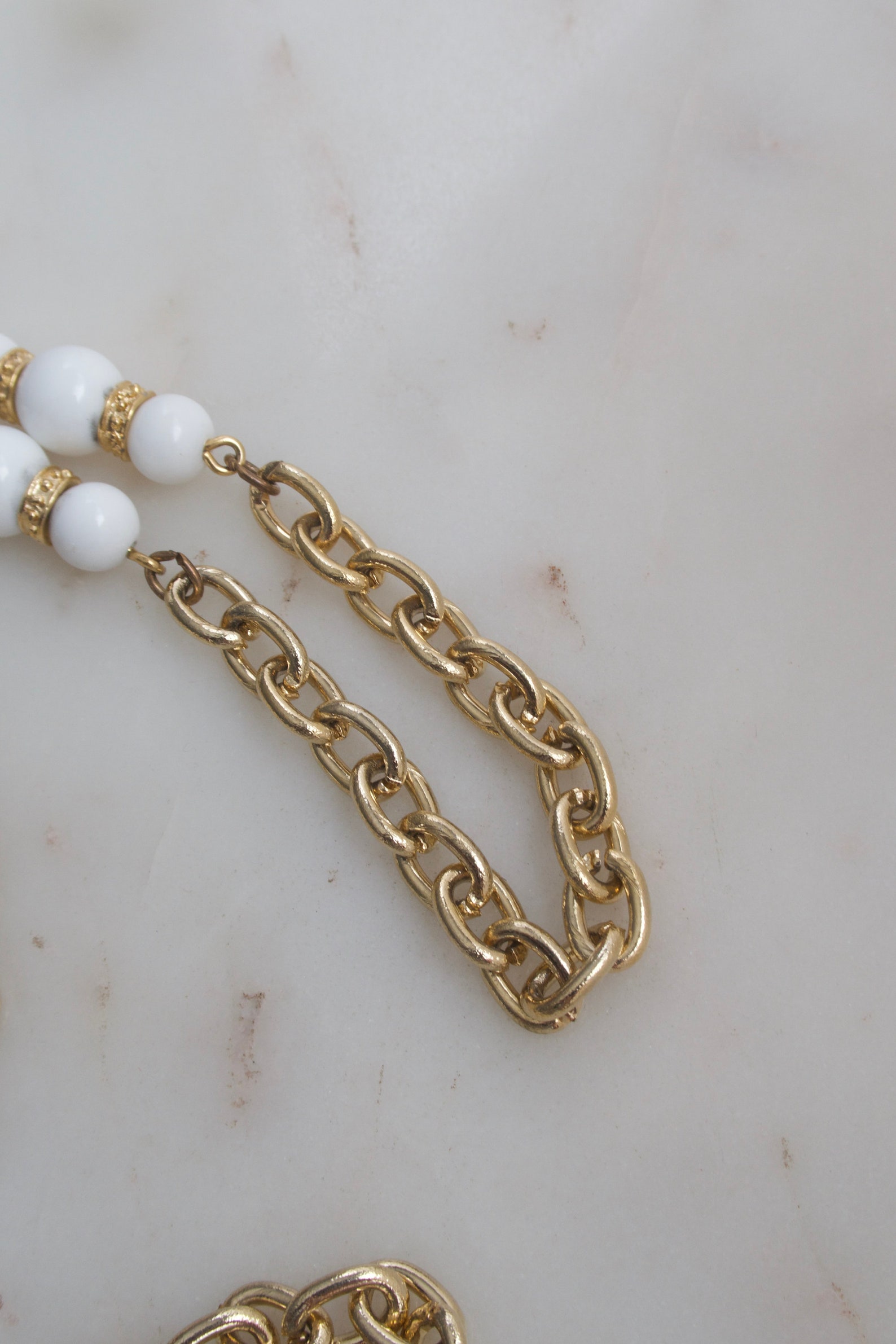 Vintage White Bead Gold Chain Necklace - Etsy