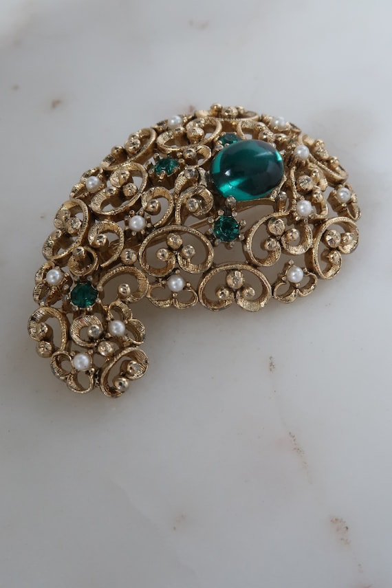 Vintage JJ Green Rhinestone Filigree Brooch - Gem