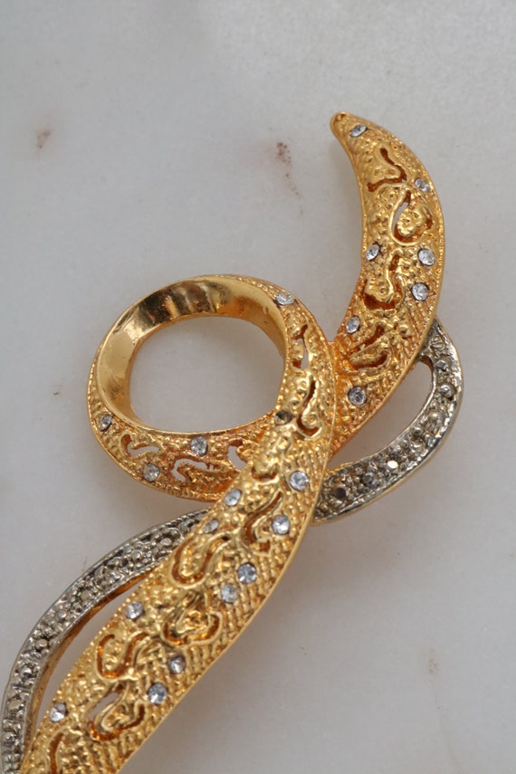 Vintage Avon OS Silver & Gold Ribbon Brooch - Ribbon … - Gem