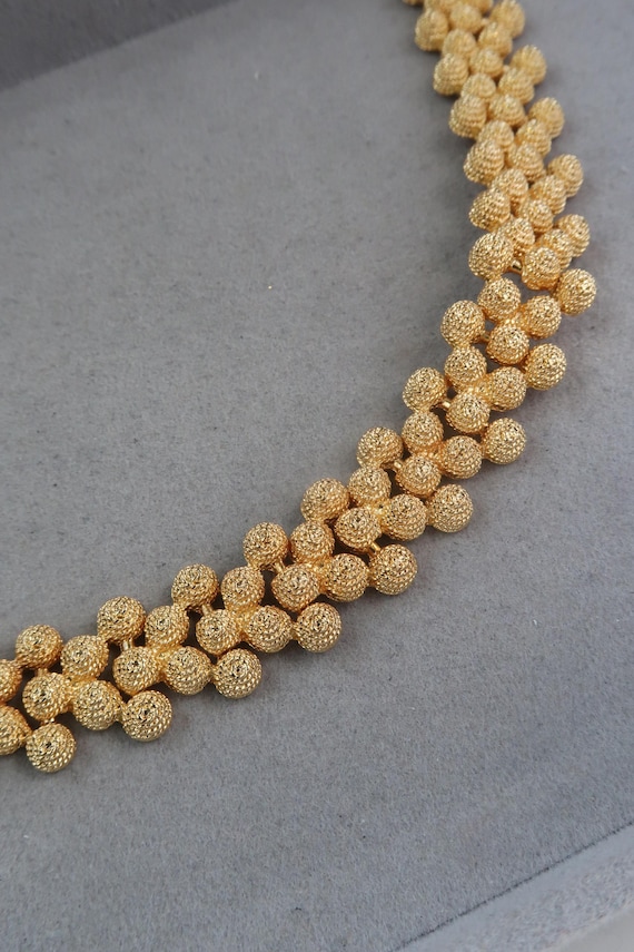 Vintage 1998 AVON Goldtone Hazelnut Bracelet - Gem