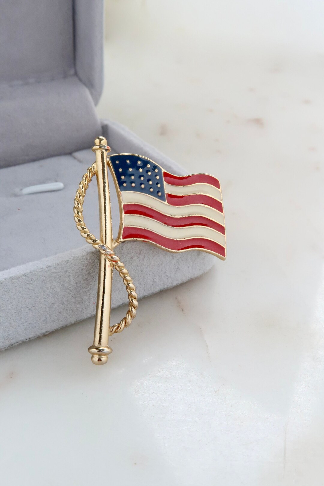 Vintage Waving American Flag Brooch: Patriotic USA Pin - Etsy