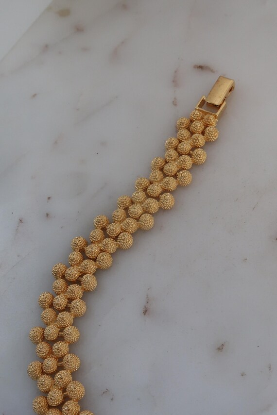 Vintage 1998 AVON Goldtone Hazelnut Bracelet - Gem