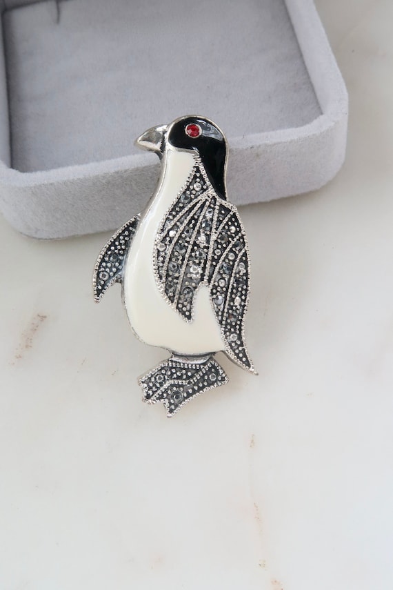 Penguin pin brooch - Gem