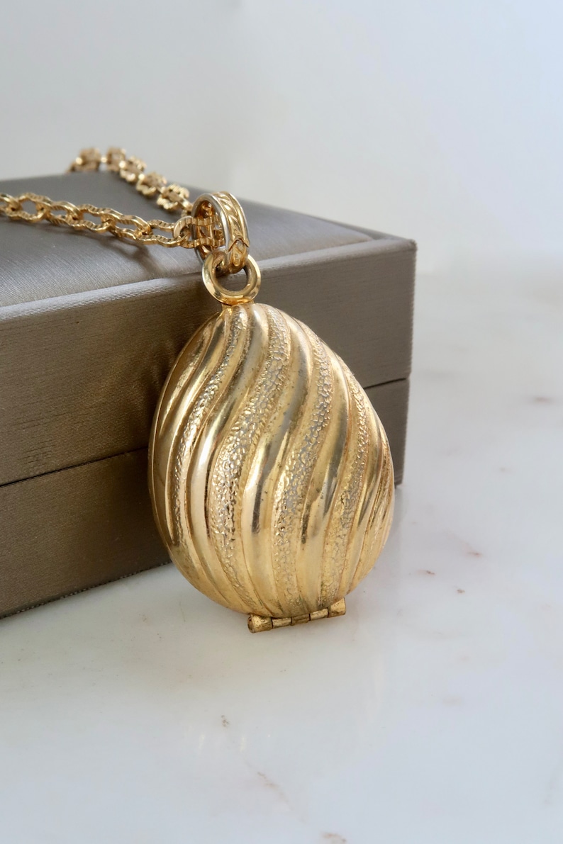 Vintage 1968 Avon Golden Charmer Perfume Locket Necklace - Etsy