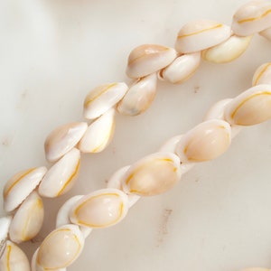 Vintage Sea Shell Bead Necklace - Etsy