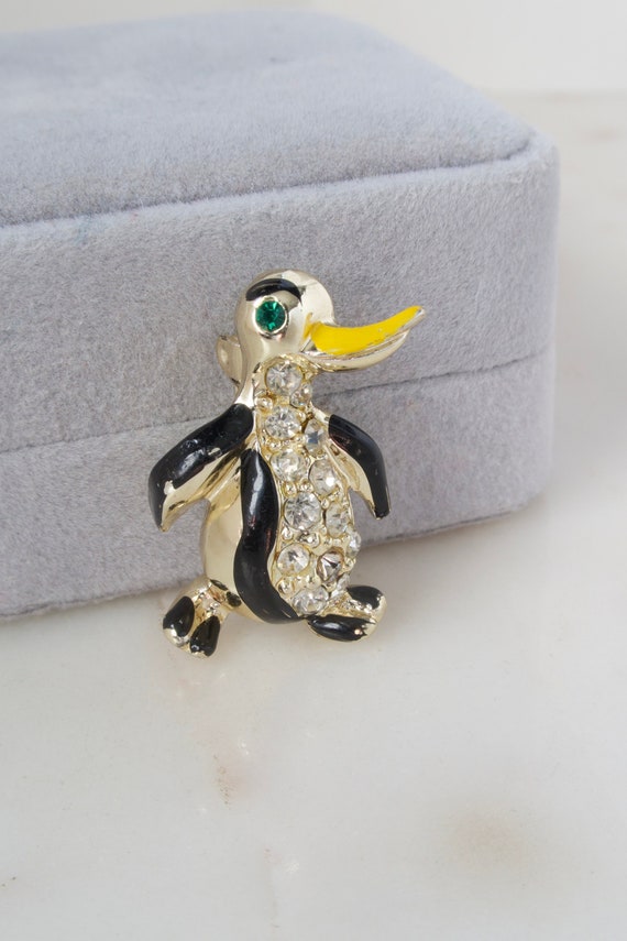 Vintage penguin pin brooch - Gem