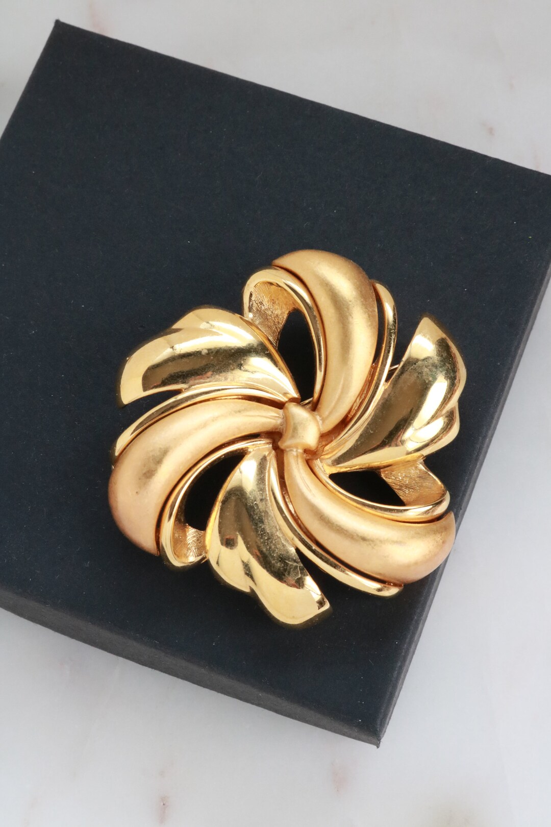 Vintage Monet Gold Flower Brooch - Etsy