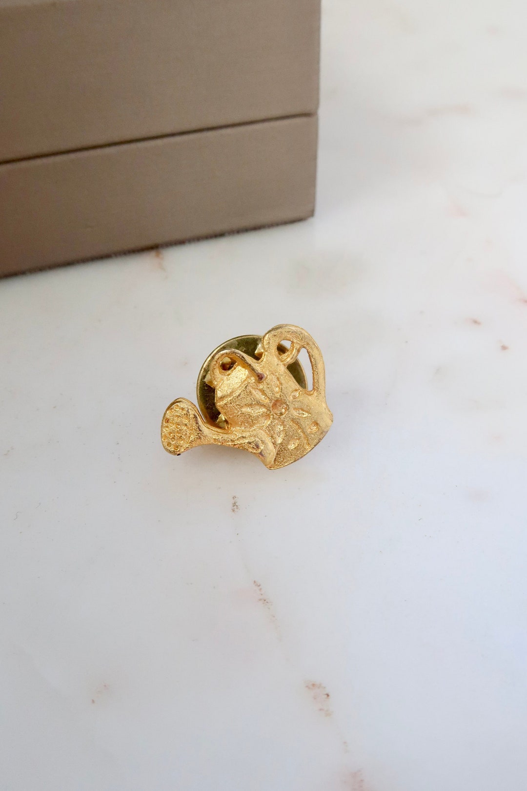 Vintage Gold Watering Can Lapel Pin - Etsy