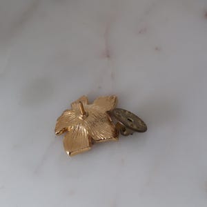 Vintage Gold Flower Lapel Pin - Etsy