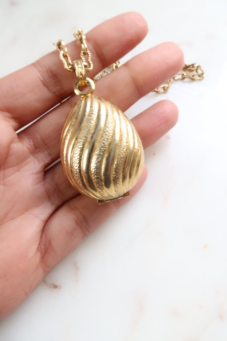 Vintage 1968 Avon Golden Charmer Perfume Locket Necklace - Etsy