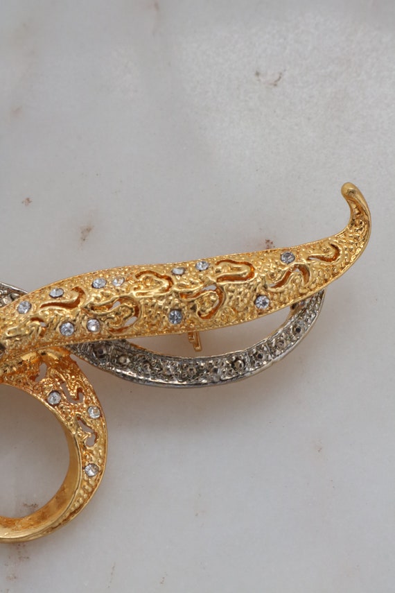 Vintage Avon OS Silver & Gold Ribbon Brooch - Ribbon … - Gem