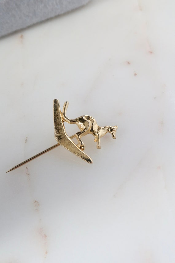Vintage kangaroo stick pin - Gem