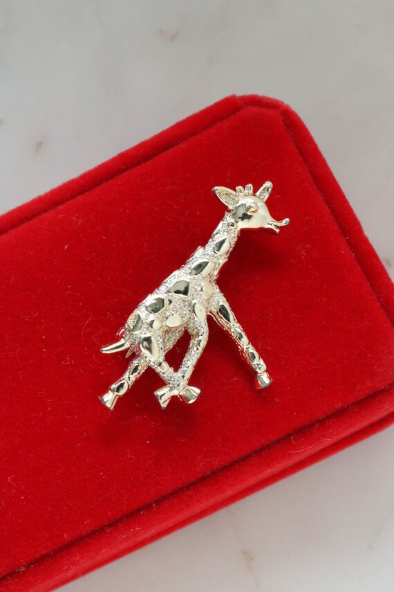 vintage giraffe brooch - Gem