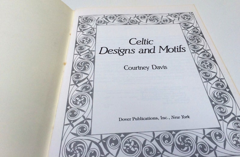 Celtic Designs and Motifs Dover Design Library Davis, Courtney 1991 - Etsy