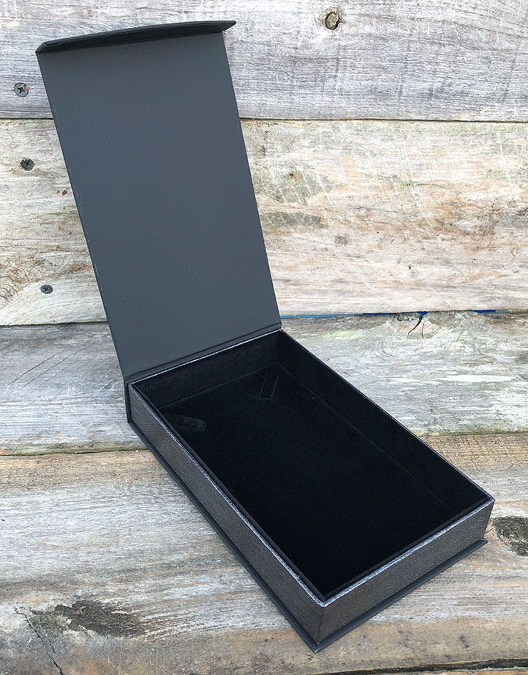 Black/silver Deluxe Magnetic Necklace Box (DBX4255) - Etsy