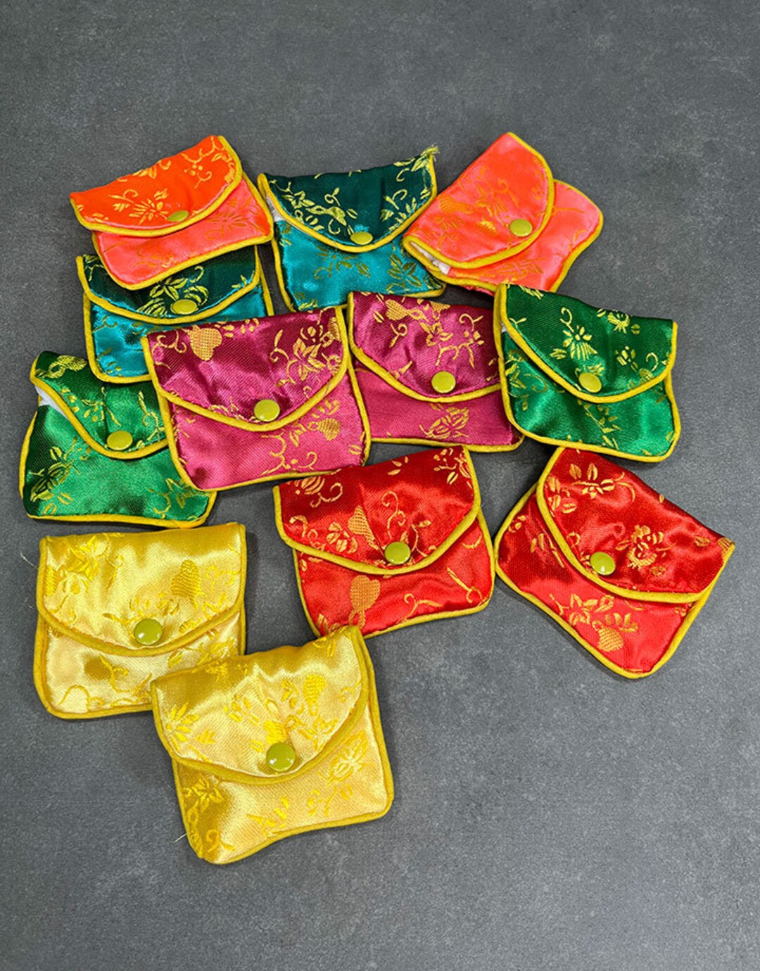 Silk Pouches With Zipper 3"x2-1/2" (dozen) (DBX2402) - Etsy