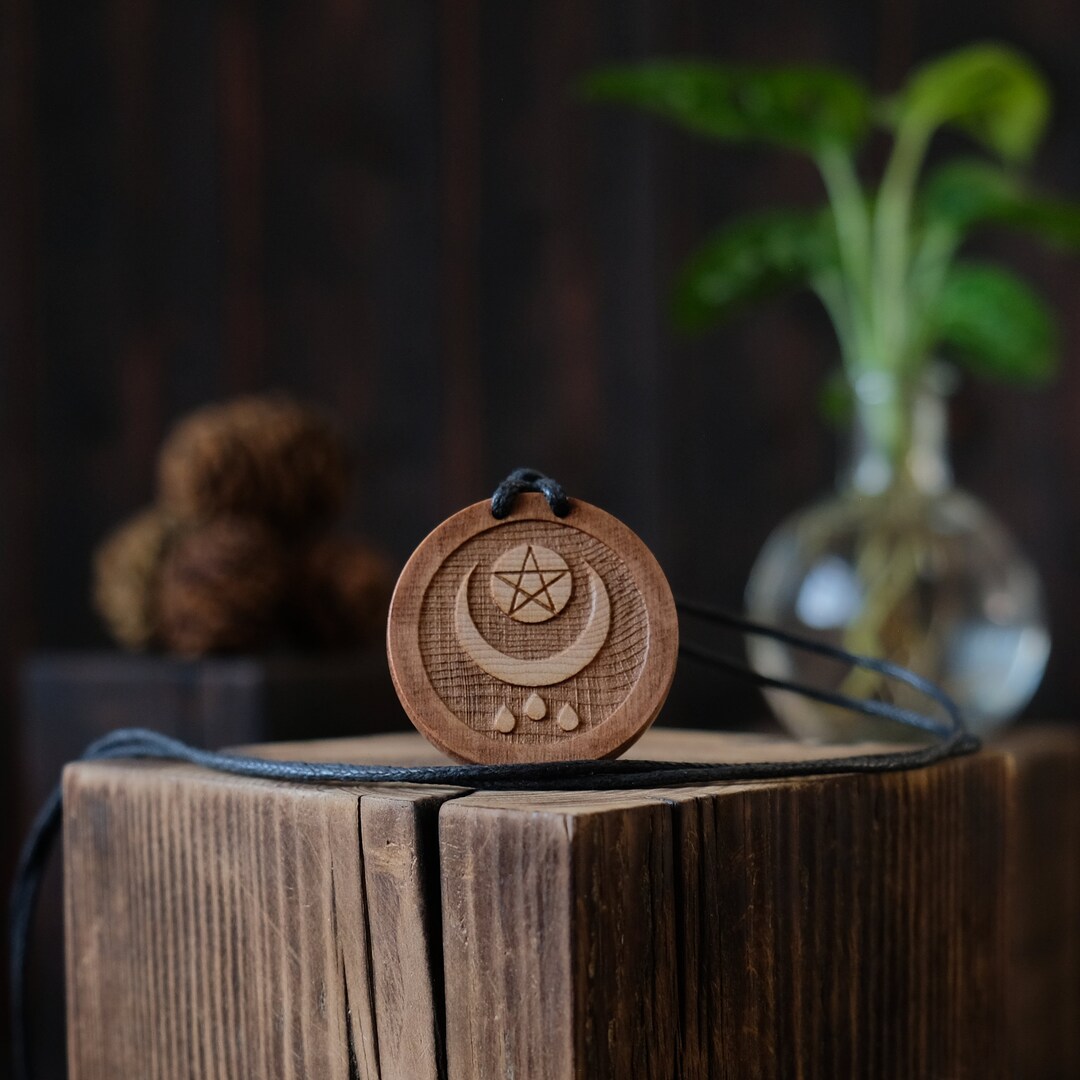 Wiccan Blessing Moon Goddess Symbol Necklace, Round Solid Wood. Wicca ...