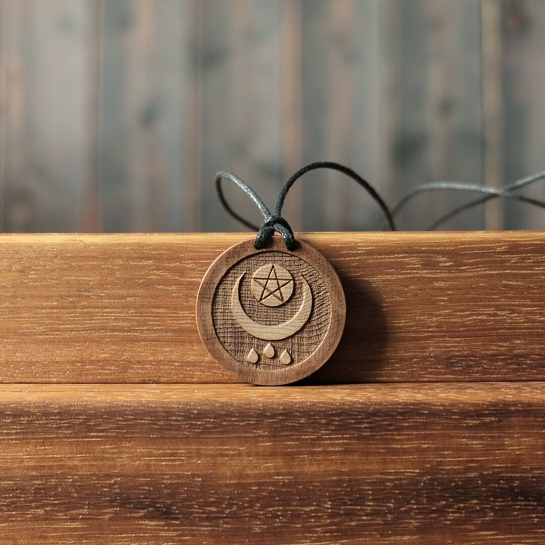 Wiccan Blessing Moon Goddess Symbol Necklace Round Solid - Etsy