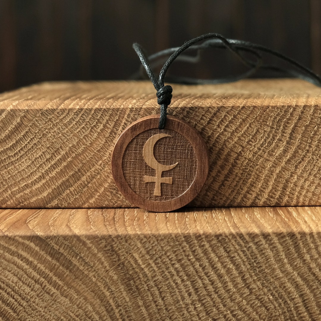 Crescent Moon Necklace/pendant, Round Solid Wood. Goddess Lilith. - Etsy