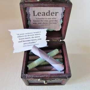 Leadership Scroll Box: Motivational Leadership Quotes in a Keepsake ...