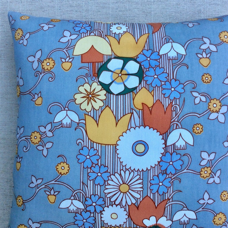 Pat Albeck garden Path Vintage Fabric Cushion - Etsy