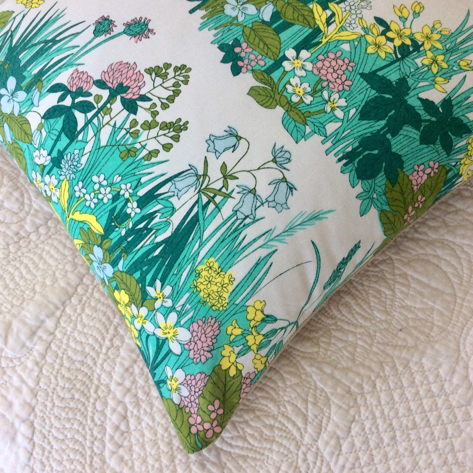 Pat Albeck Vintage Garden Fabric Cushion - Etsy UK