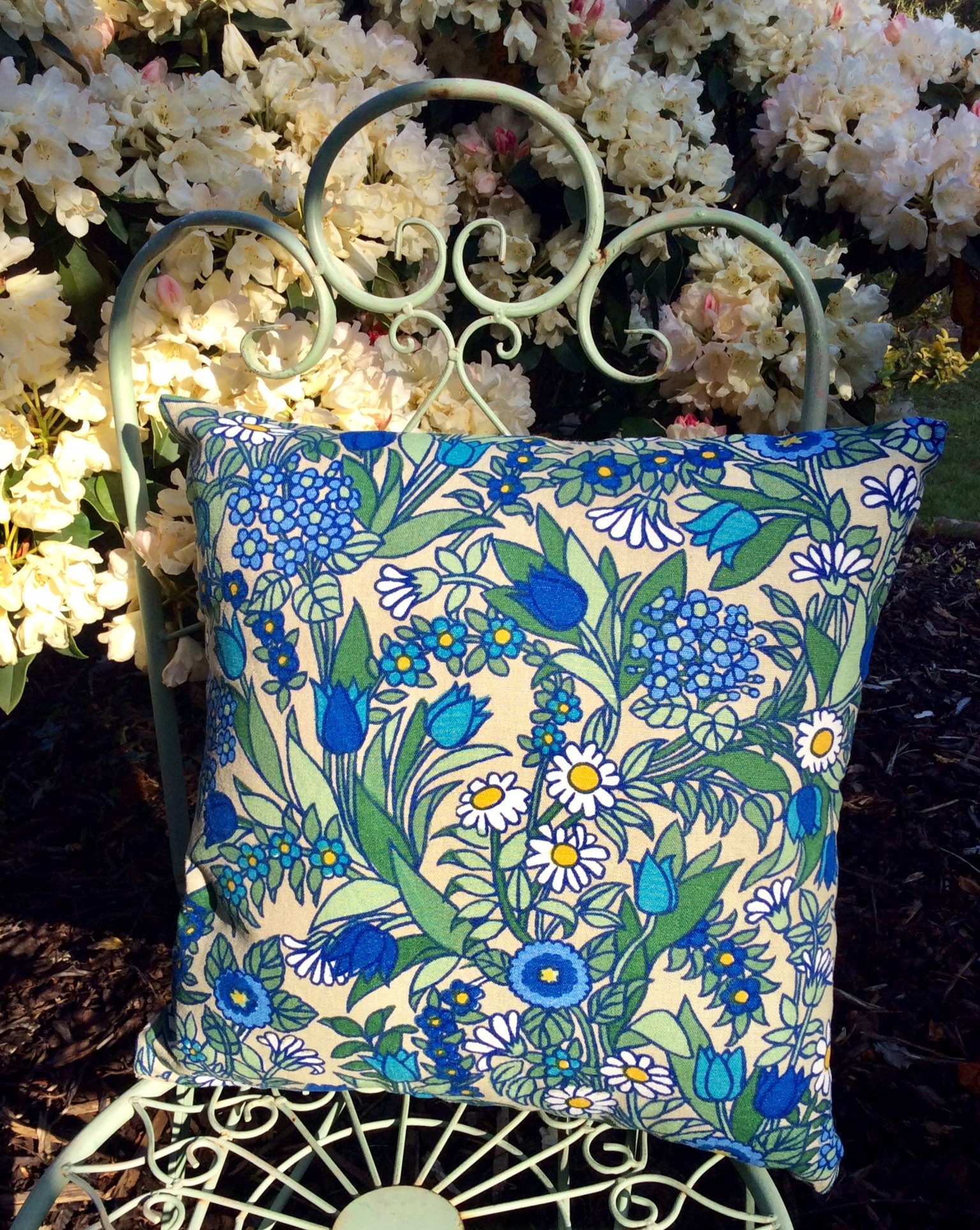 Pat Albeck flower Waltz Vintage Fabric Cushion | Etsy UK