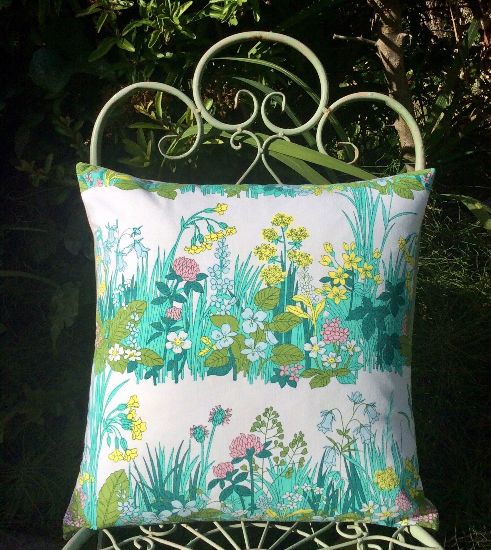 Pat Albeck Vintage Garden Fabric Cushion - Etsy UK