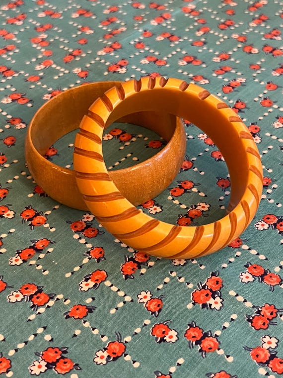 Pair wide Bakelite & wood bangles, 40s-50s bracelets,… - Gem