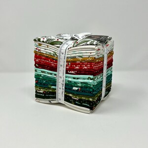 MODA Cheer and Merriment by Fancy That Design House, 29 Fat Quarter ...