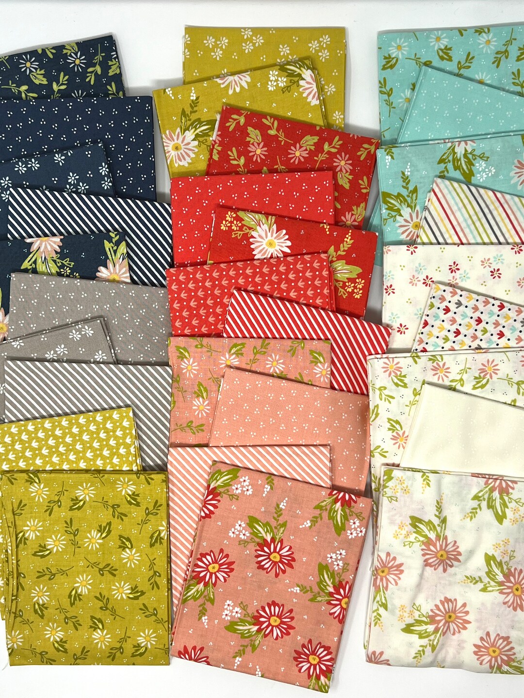 MODA Happy Days by Sherri & Chelsi, 30 Fat Quarter Bundle, Happy Days ...