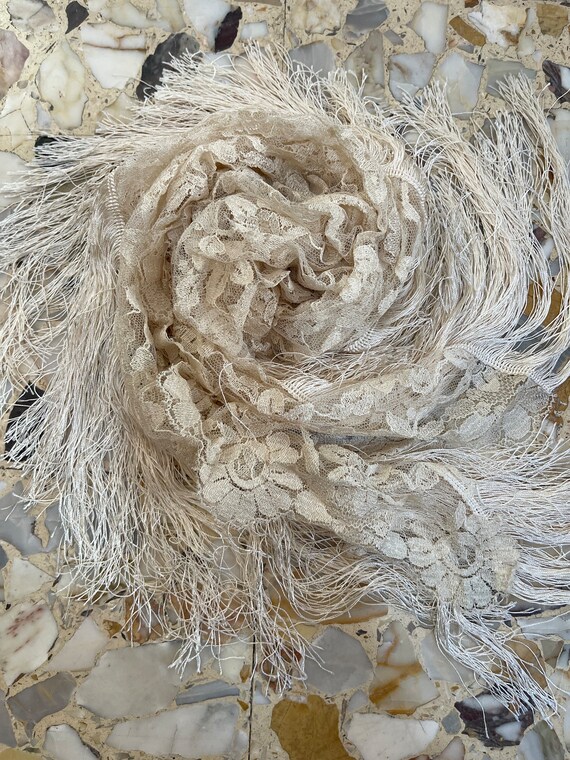 70s White Lace Net Embroidered Half Moon Romantic Boh… - Gem