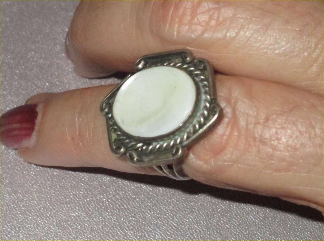 Sale Pretty MCM Mother of PEARL Native American NAVAJO or Mexico ...