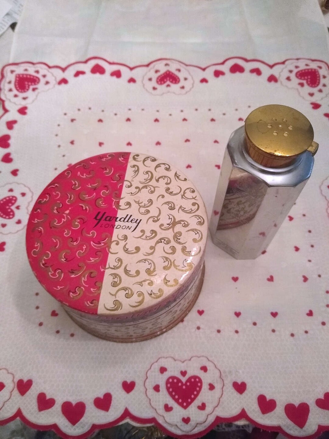 Vintage VICTORY YARDLEY of London Powder Lot~ WW2 Vanity Dusting Powder ...