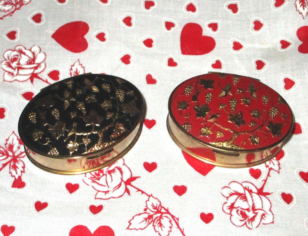 Two Cute Enamel VOLUPTE Compacts MCM Mod 1950s Vintage Figural Birds ...