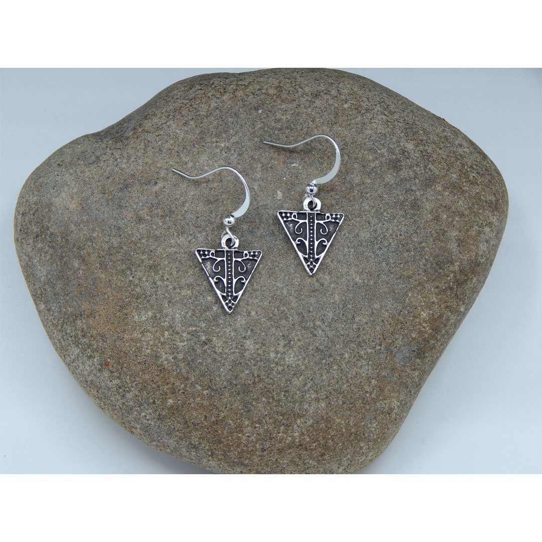 Bohemian Featherlite Fancy Triangle Geometric Abstract Antique Silver ...