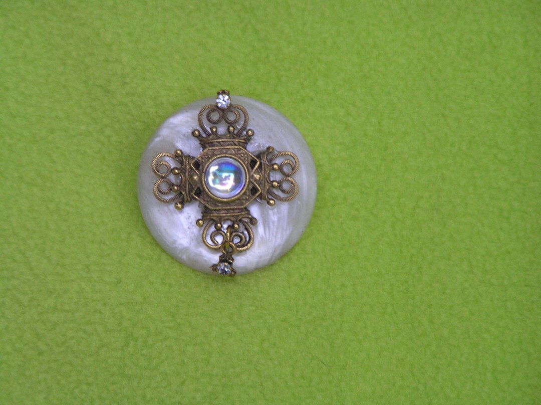 A Lovely Little Gold and White Cross Pin - Etsy.de