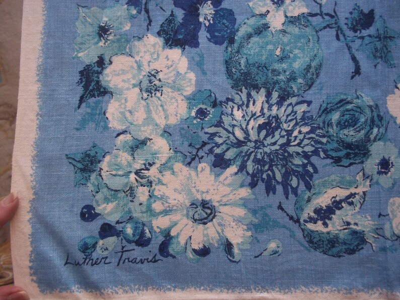 Gorgeous Luther Travis Linen Floral Table Cloth Linens Dining Home ...