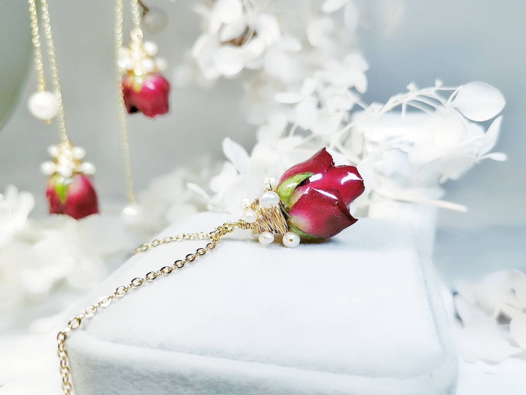 Personalized Red Rose Pendant Necklace: Resin-coated Botanical Jewelry ...