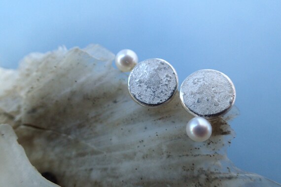 Silver Pearl earrings minimal pearl studs Wedding earrings | Etsy