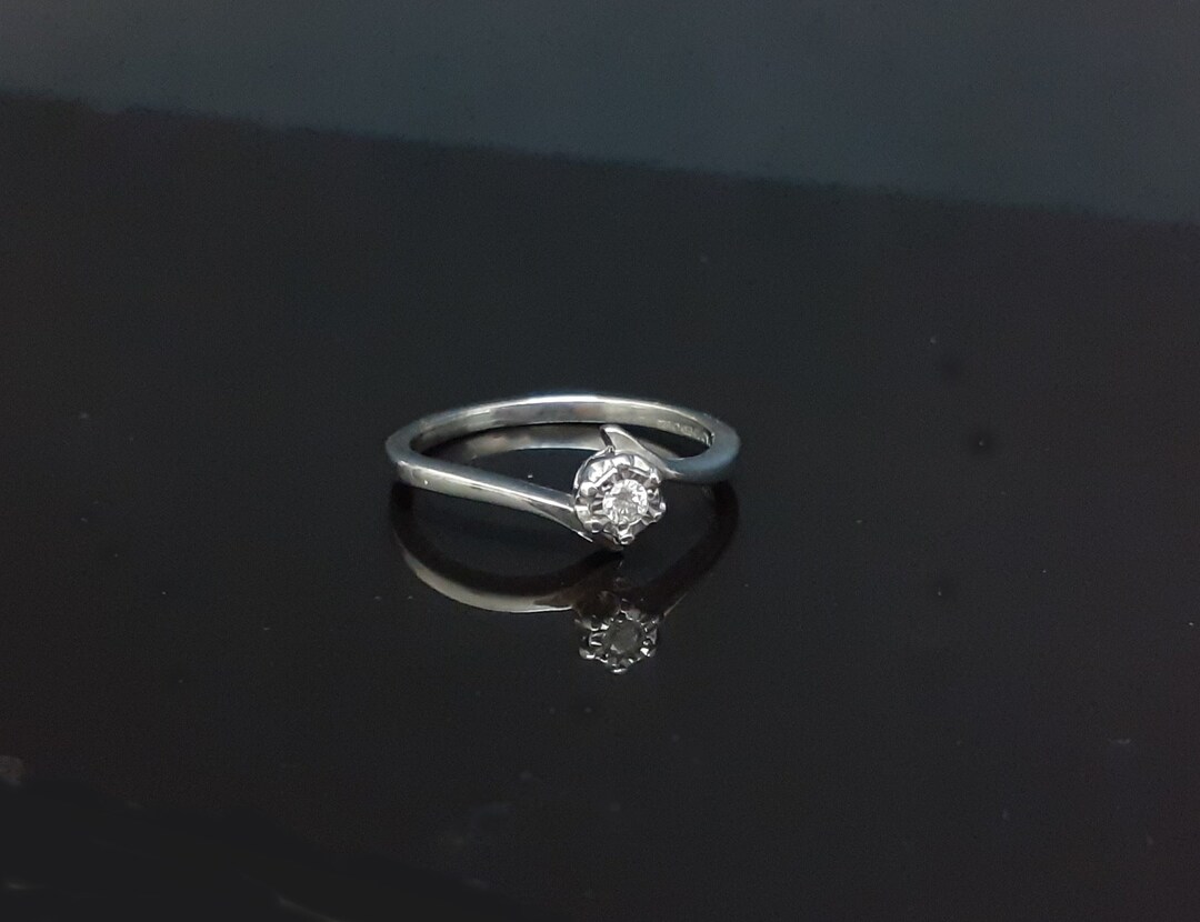 9 Carat Solid Hallmarked White Gold and Diamond Ring Size UK J 1/2 USA ...
