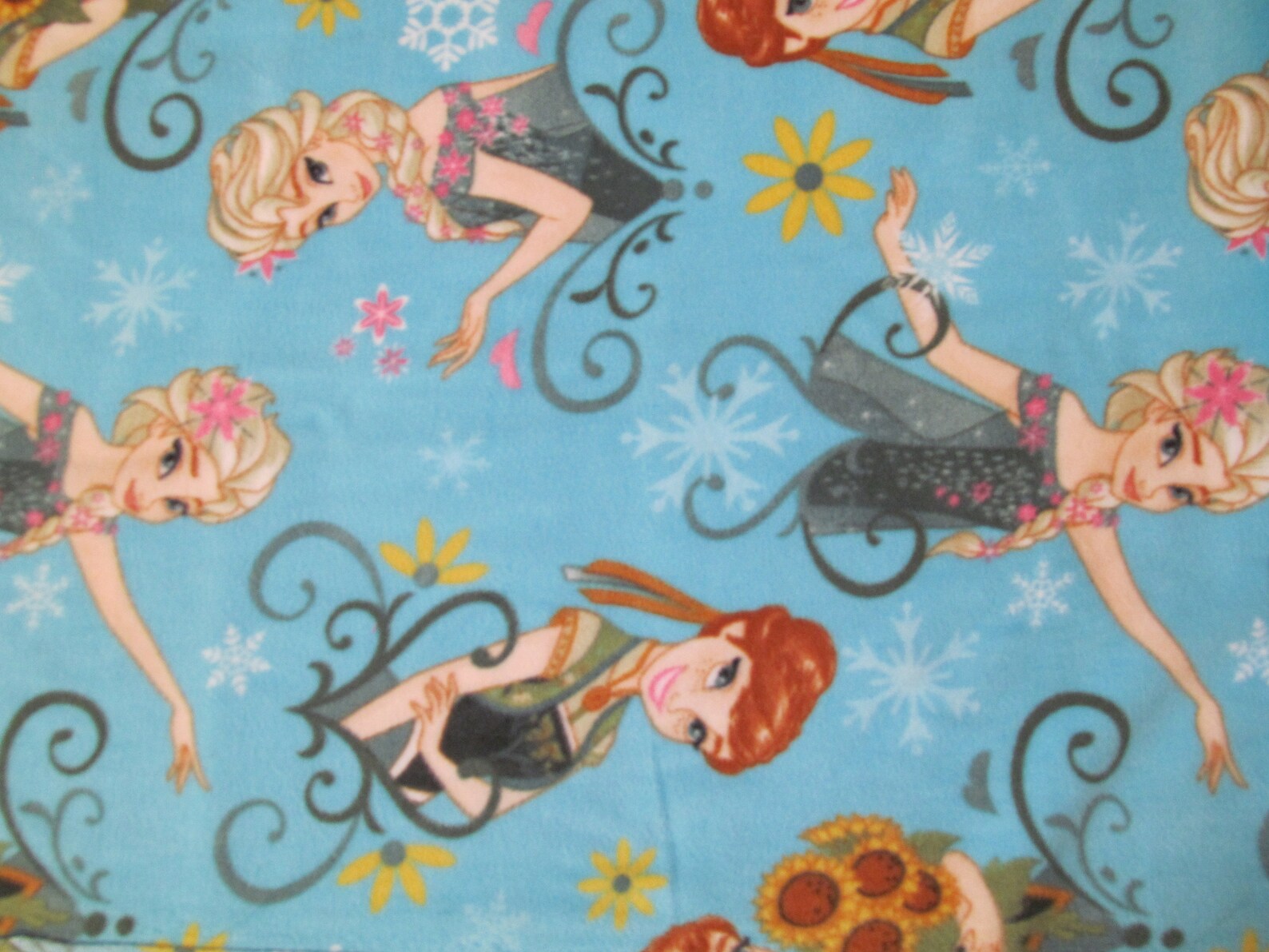 Disney Frozen Fever Sisters Forever Fleece Fabric 1 Yard 11 - Etsy