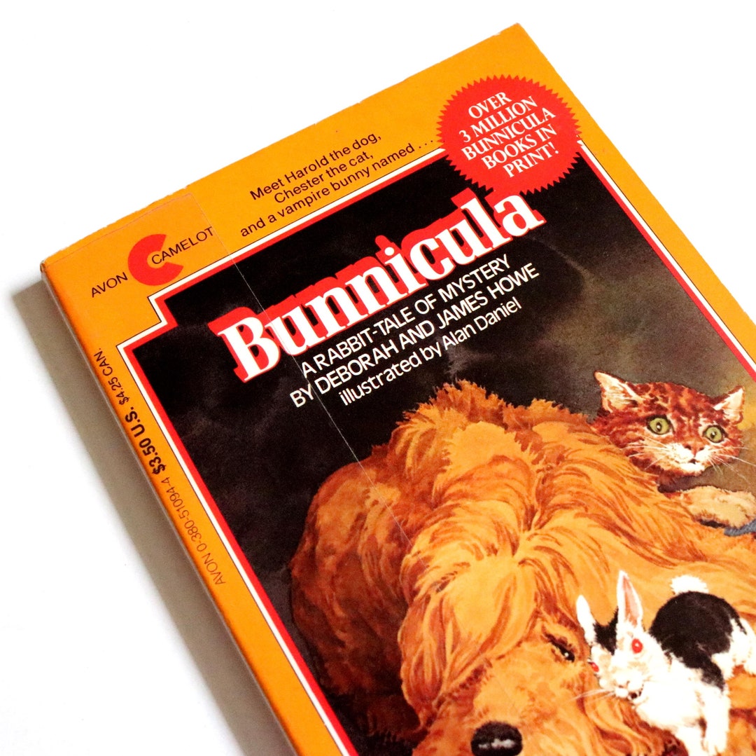 Vintage Chapter Story Book Bunnicula. Vintage Halloween Books. Junk ...